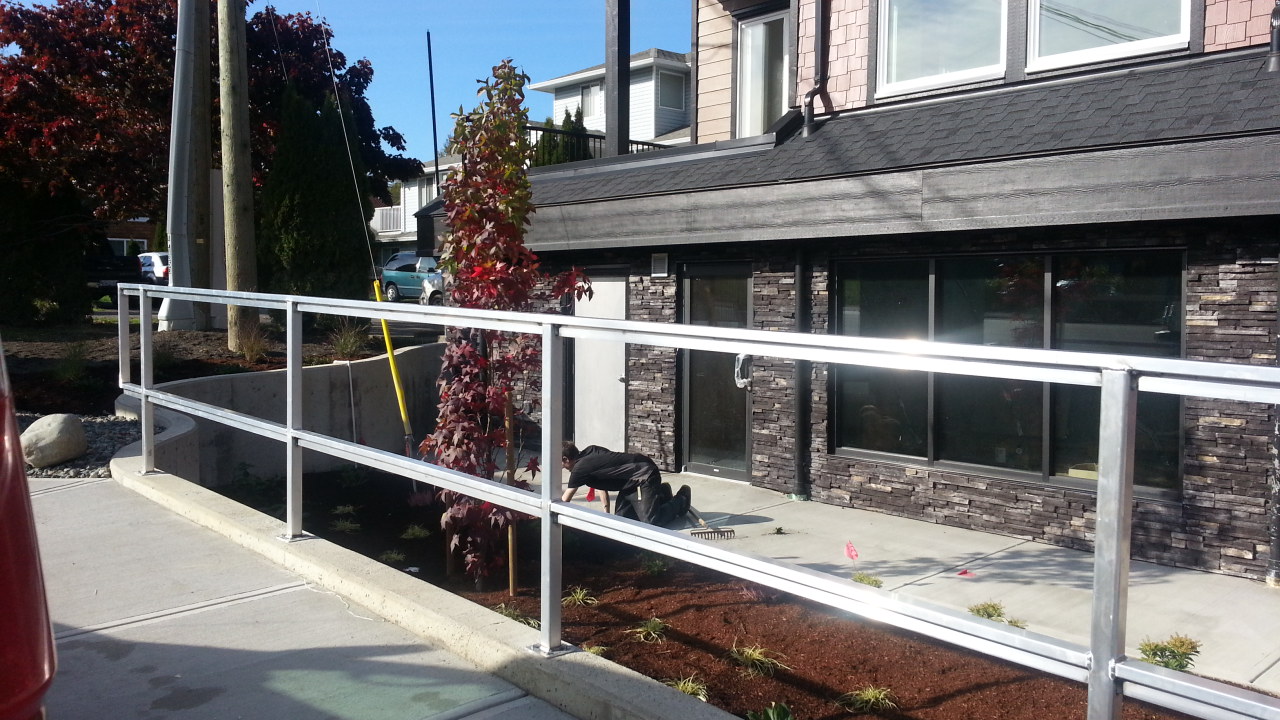 Pictures - custom alumium walk way railing
